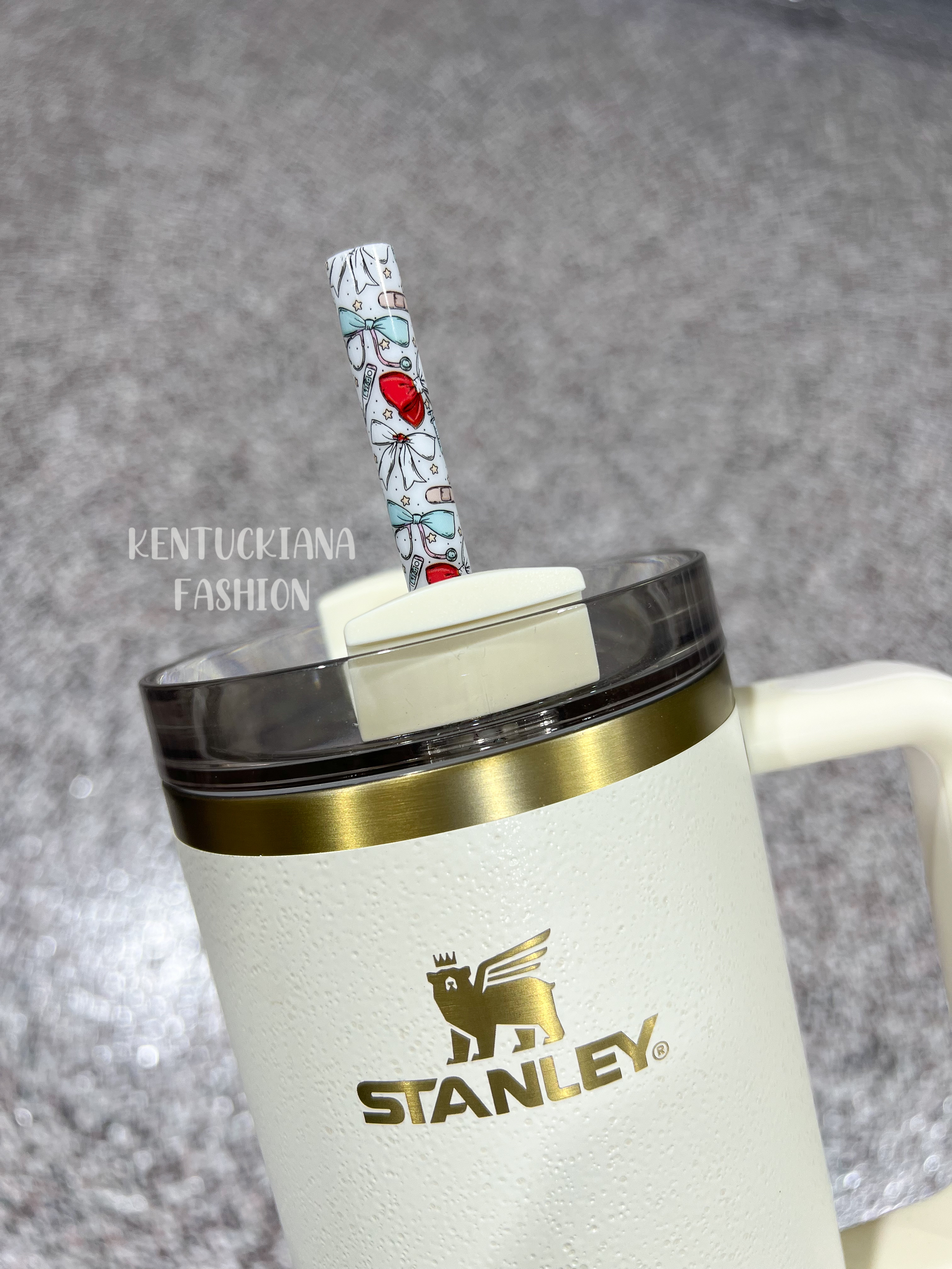 40 Ounce Straw White Base - Nurse Bows – Kentuckiana Fashion